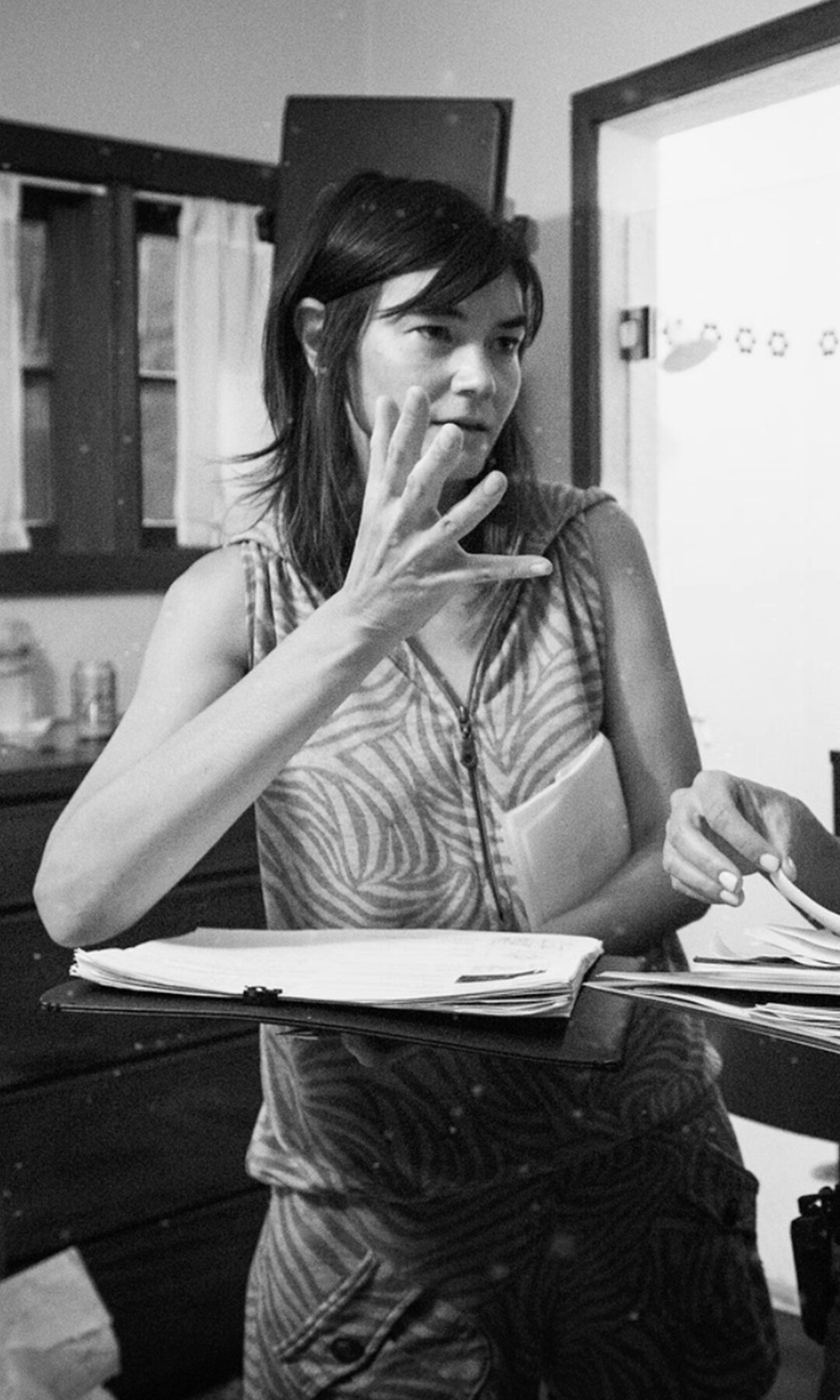 Shatterbox-Vizio-1080x1800.png | TNTdrama.com